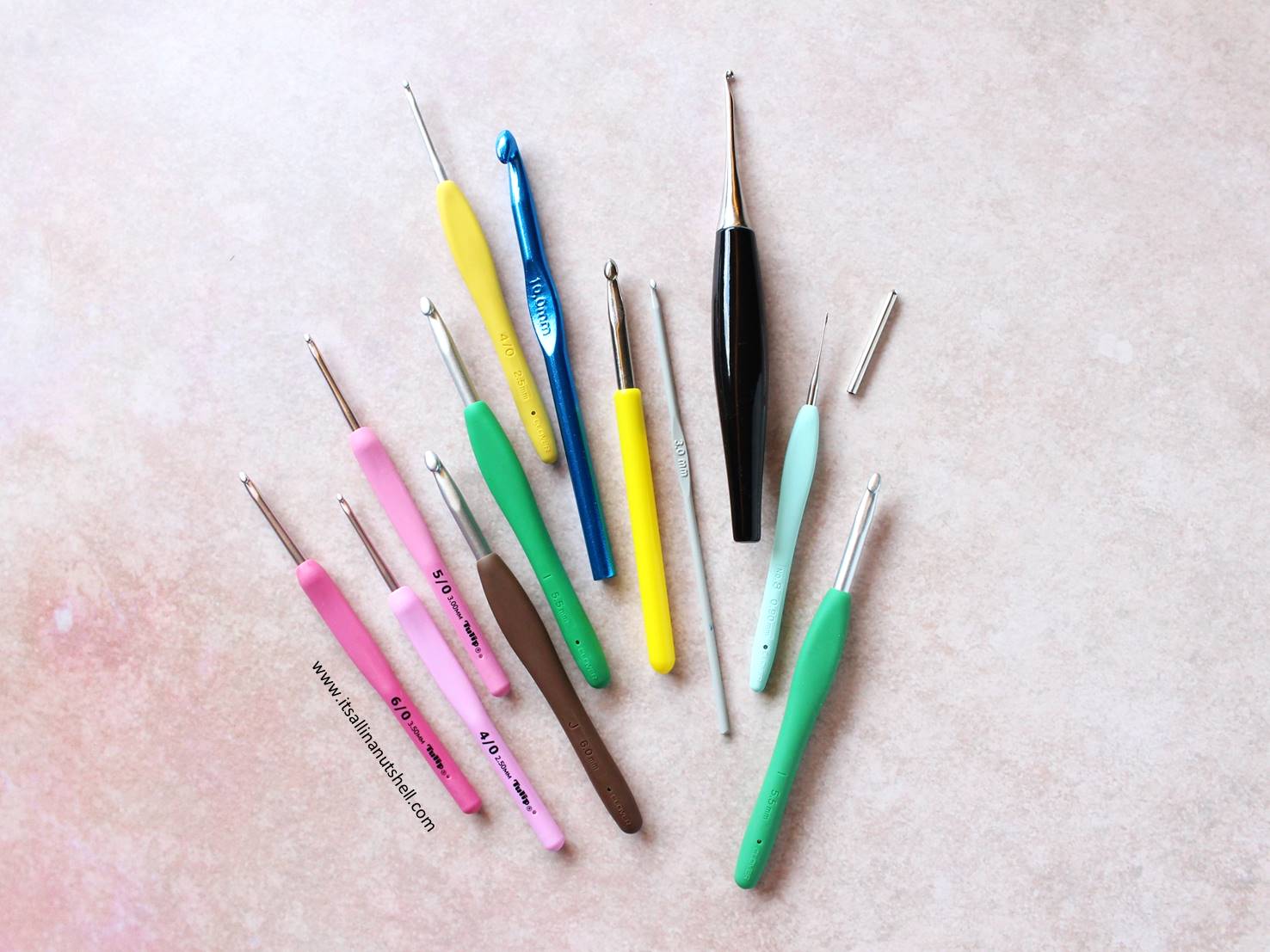 Crochet hooks and how to hold your hook – It's all in a Nutshell Crochet